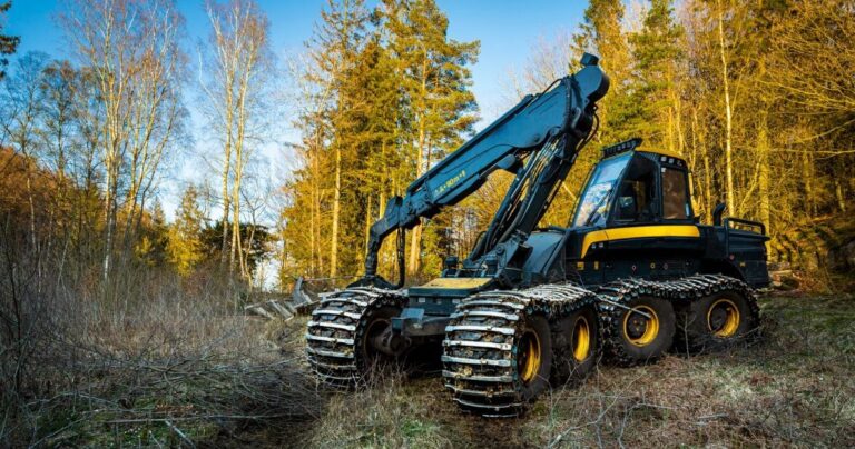 Deep Dive into the Harvester Machine: Revolutionizing Canadian Logging